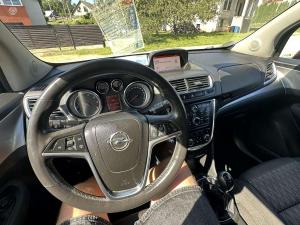 Red Opel Mokka 2014 in Alytus, with an engine capacity of 1.69 L and mileage of 134 thousand km for 8350 €, photo 11 on AUTOMOTO.COM.LV