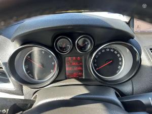 Red Opel Mokka 2014 in Alytus, with an engine capacity of 1.69 L and mileage of 134 thousand km for 8350 €, photo 12 on AUTOMOTO.COM.LV