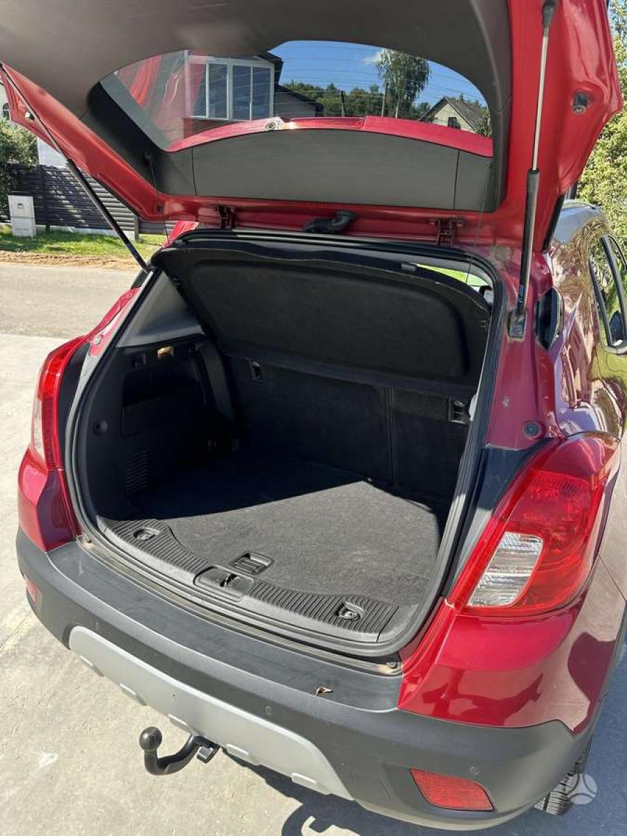 Red Opel Mokka 2014 in Alytus, with an engine capacity of 1.69 L and mileage of 134 thousand km for 8350 €, photo 16 on AUTOMOTO.COM.LV