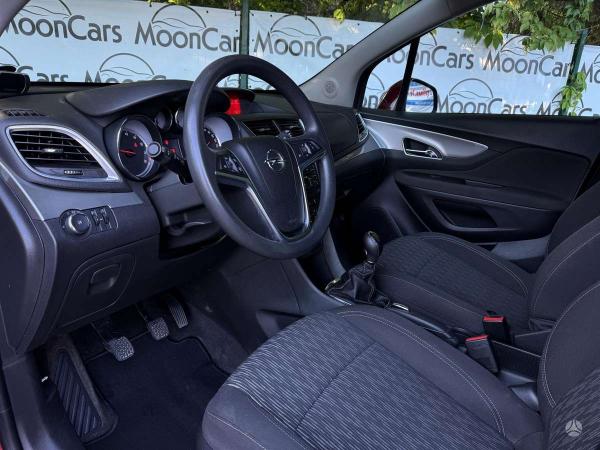 Red Opel Mokka 2014 in Vilnius, with an engine capacity of 1.60 L and mileage of 179 thousand km for 6200 €, photo 10 on AUTOMOTO.COM.LV