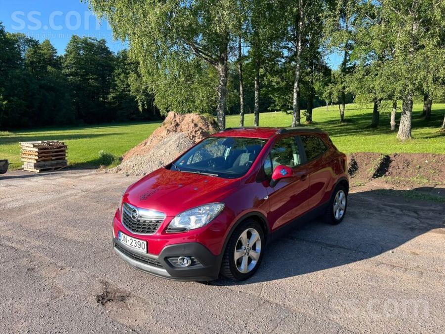 Красный Опель Mokka 2014 в Лимбажи, объемом двигателя 1.40 л и пробегом 197 тыс. км за 4200 €, фото 1 на AUTOMOTO.COM.LV