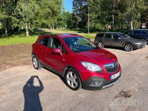 Красный Опель Mokka 2014 в Лимбажи, объемом двигателя 1.40 л и пробегом 197 тыс. км за 4200 €, фото 3 на AUTOMOTO.COM.LV