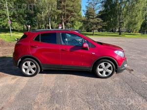 Красный Опель Mokka 2014 в Лимбажи, объемом двигателя 1.40 л и пробегом 197 тыс. км за 4200 €, фото 4 на AUTOMOTO.COM.LV