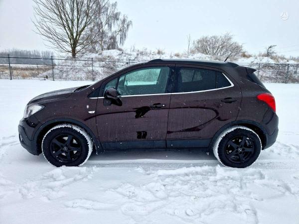Sarkans Opel Mokka 2015 Marijampole, ar dzinēja tilpumu 1.60 L un nobraukumu 136 tūkst. km par 7950 €, foto 1 vietnē AUTOMOTO.COM.LV