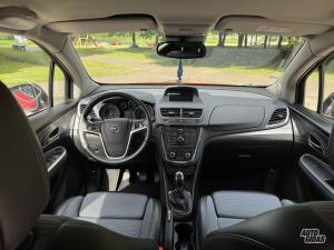 Red Opel Mokka 2016 in Taurage, with an engine capacity of 1.60 L and mileage of 216 thousand km for 7300 €, photo 17 on AUTOMOTO.COM.LV