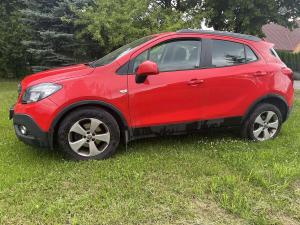 Red Opel Mokka 2016 in Vilnius, with an engine capacity of 1.60 L and mileage of 168 thousand km for 5420 €, photo  on AUTOMOTO.COM.LV