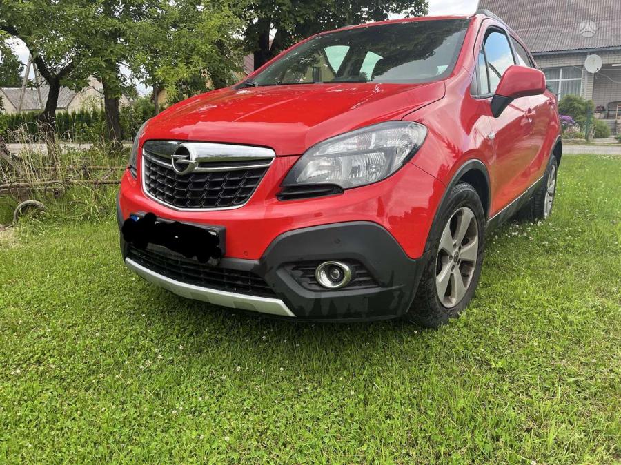 Red Opel Mokka 2016 in Vilnius, with an engine capacity of 1.60 L and mileage of 168 thousand km for 5420 €, photo 4 on AUTOMOTO.COM.LV
