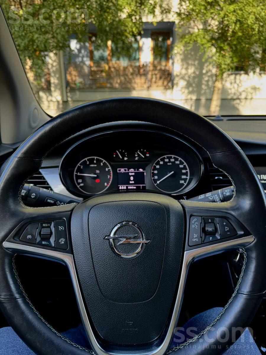 Red Opel Mokka 2018 in Riga, with an engine capacity of 1.60 L and mileage of 82 thousand km for 10400 €, photo 13 on AUTOMOTO.COM.LV
