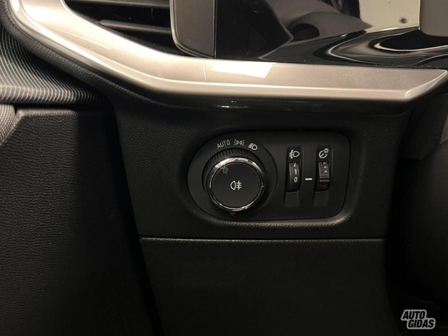 Red Opel Mokka 2021 in Vilnius, with an engine capacity of 1.20 L and mileage of 24 thousand km for 15990 €, photo 14 on AUTOMOTO.COM.LV