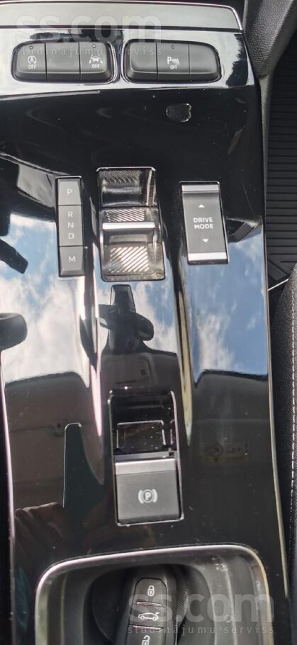 Opel Mokka 2022 Jūrmala vietnē Sarkans Opel Mokka 2022 Jūrmala, ar dzinēja tilpumu 1.20 L un nobraukumu 19 tūkst. km par 17450 €, foto 7 vietnē AUTOMOTO.COM.LV