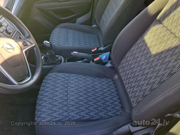 Red Opel Mokka 2015 in Tallinn, with an engine capacity of 1.60 L and mileage of 98 thousand km for 4990 €, photo 5 on AUTOMOTO.COM.LV