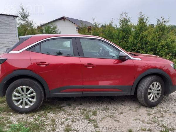 Sarkans Opel Mokka 2021 Rīga, ar dzinēja tilpumu 1.20 L un nobraukumu 94 tūkst. km par 11500 €, foto 2 vietnē AUTOMOTO.COM.LV