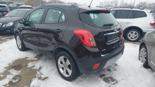 Red Opel Mokka 2013 in Marijampole, with an engine capacity of 1.70 L and mileage of 240 thousand km for 5700 €, photo 4 on AUTOMOTO.COM.LV