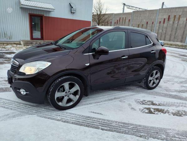 Violet Opel Mokka 2013 in Radviliskis, with an engine capacity of 1.36 L and mileage of 185 thousand km for 5900 €, photo 2 on AUTOMOTO.COM.LV