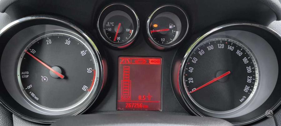 Violet Opel Mokka 2014 in Kaunas, with an engine capacity of 1.69 L and mileage of 267 thousand km for 5950 €, photo 30 on AUTOMOTO.COM.LV