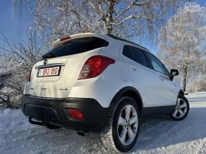 White Opel Mokka 2013 in Kaunas, with an engine capacity of 1.70 L and mileage of 317 thousand km for 4650 €, photo 2 on AUTOMOTO.COM.LV