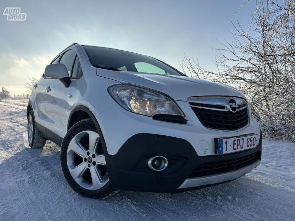 White Opel Mokka 2013 in Kaunas, with an engine capacity of 1.70 L and mileage of 317 thousand km for 4650 €, photo 3 on AUTOMOTO.COM.LV