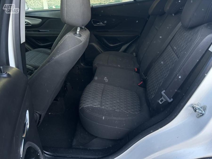 White Opel Mokka 2013 in Kaunas, with an engine capacity of 1.70 L and mileage of 317 thousand km for 4650 €, photo 22 on AUTOMOTO.COM.LV