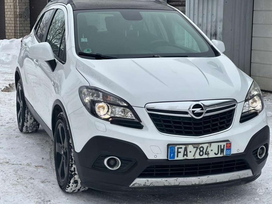 White Opel Mokka 2013 in Utena, with an engine capacity of 1.70 L and mileage of 280 thousand km for 5900 €, photo 2 on AUTOMOTO.COM.LV