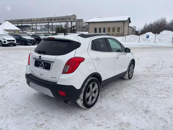 White Opel Mokka 2013 in Telschi, with an engine capacity of 1.69 L and mileage of 154 thousand km for 6700 €, photo 5 on AUTOMOTO.COM.LV