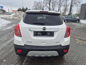 White Opel Mokka 2013 in Taurage, with an engine capacity of 1.69 L and mileage of 182 thousand km for 5950 €, photo 5 on AUTOMOTO.COM.LV