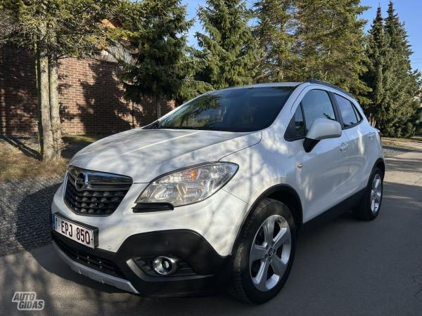 White Opel Mokka 2013 in Kaunas, with an engine capacity of 1.70 L and mileage of 317 thousand km for 4450 €, photo 3 on AUTOMOTO.COM.LV