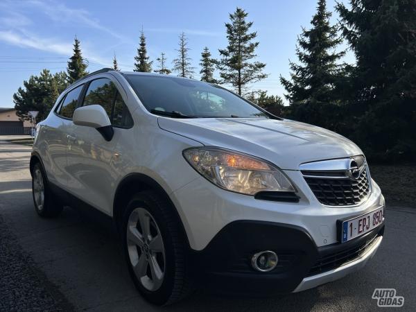 White Opel Mokka 2013 in Kaunas, with an engine capacity of 1.70 L and mileage of 317 thousand km for 4450 €, photo 7 on AUTOMOTO.COM.LV