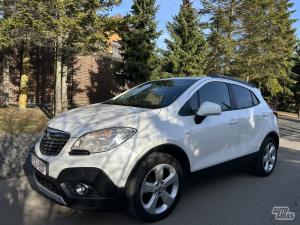 White Opel Mokka 2013 in Kaunas, with an engine capacity of 1.70 L and mileage of 317 thousand km for 4450 €, photo 6 on AUTOMOTO.COM.LV