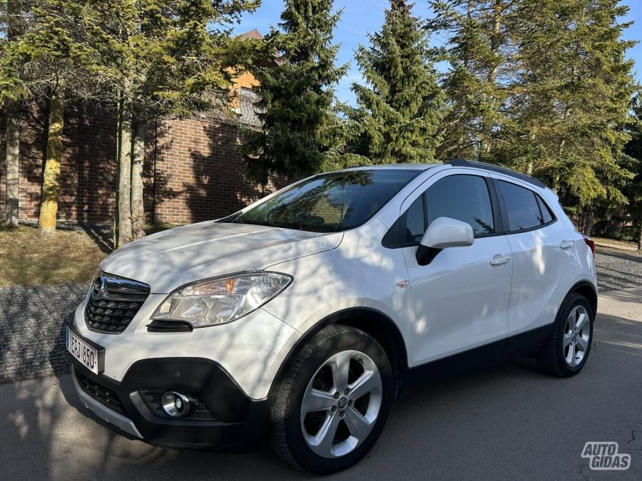 White Opel Mokka 2013 in Kaunas, with an engine capacity of 1.70 L and mileage of 317 thousand km for 4450 €, photo 6 on AUTOMOTO.COM.LV