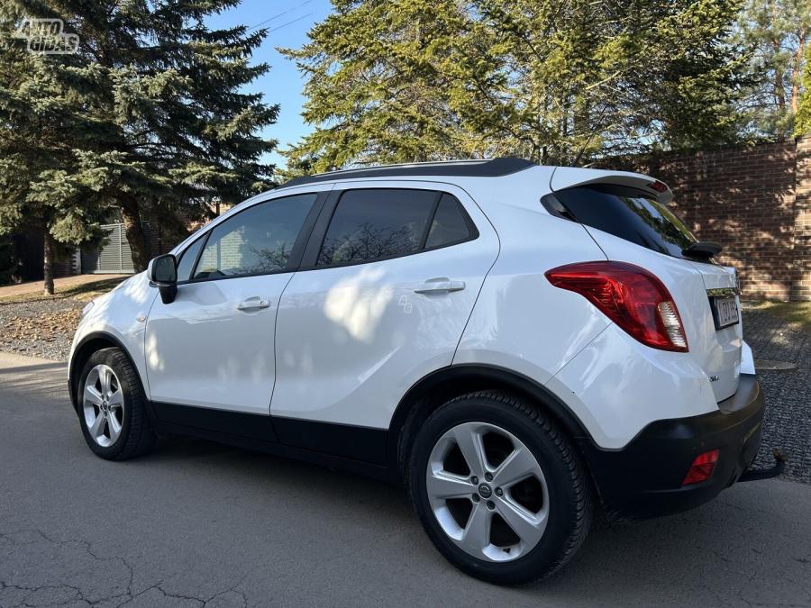 White Opel Mokka 2013 in Kaunas, with an engine capacity of 1.70 L and mileage of 317 thousand km for 4450 €, photo 7 on AUTOMOTO.COM.LV