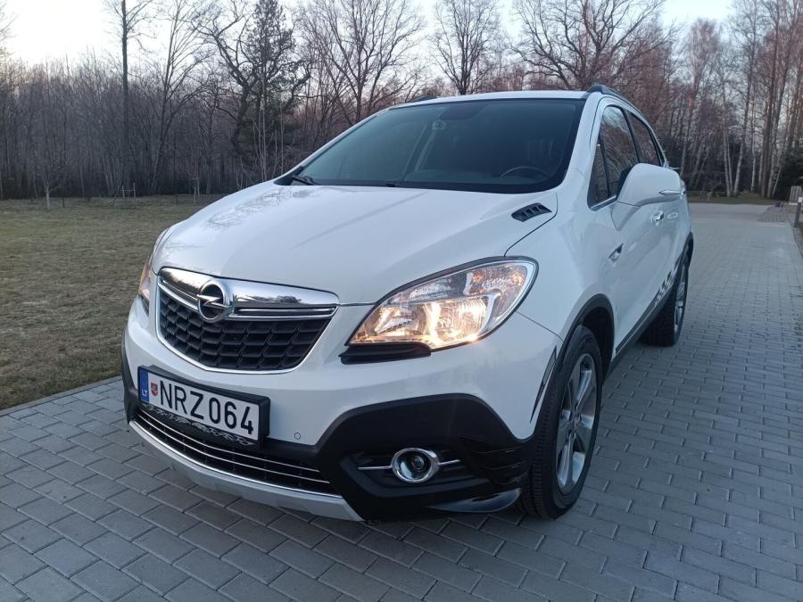 White Opel Mokka 2013 in Klaipeda, with an engine capacity of 1.70 L and mileage of 250 thousand km for 5850 €, photo 1 on AUTOMOTO.COM.LV