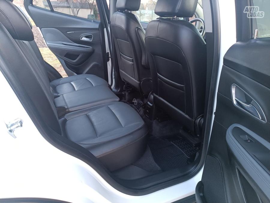 White Opel Mokka 2013 in Klaipeda, with an engine capacity of 1.70 L and mileage of 250 thousand km for 5850 €, photo 9 on AUTOMOTO.COM.LV