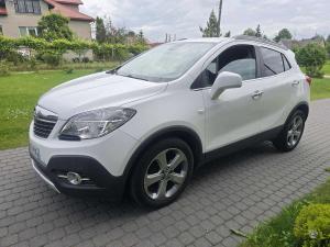 Белый Опель Mokka 2013 в Рокишкис, объемом двигателя 1.69 л и пробегом 203 тыс. км за 5650 €, фото  на AUTOMOTO.COM.LV