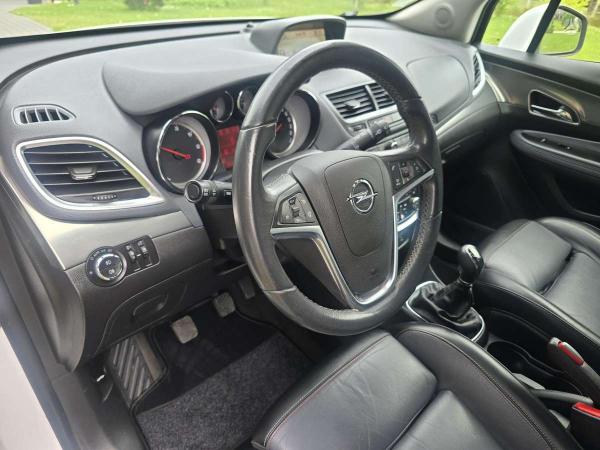 Белый Опель Mokka 2013 в Рокишкис, объемом двигателя 1.69 л и пробегом 203 тыс. км за 5650 €, фото 10 на AUTOMOTO.COM.LV
