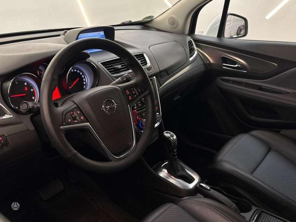 White Opel Mokka 2013 in Marijampole, with an engine capacity of 1.69 L and mileage of 250 thousand km for 7750 €, photo 2 on AUTOMOTO.COM.LV