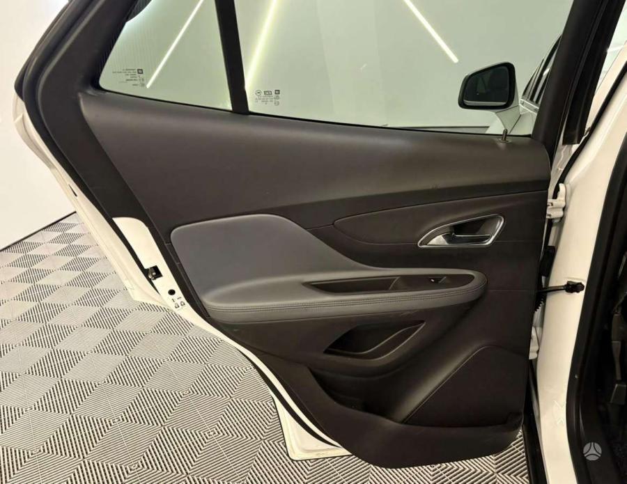 Balts Opel Mokka 2013 Marijampole, ar dzinēja tilpumu 1.69 L un nobraukumu 250 tūkst. km par 7750 €, foto 18 vietnē AUTOMOTO.COM.LV