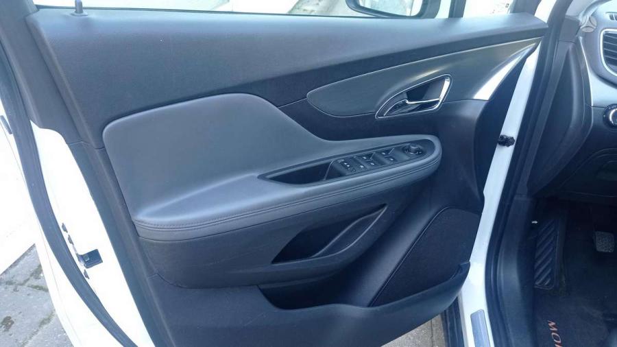 Balts Opel Mokka 2013 Viļņa, ar dzinēja tilpumu 1.69 L un nobraukumu 236 tūkst. km par 5500 €, foto 18 vietnē AUTOMOTO.COM.LV