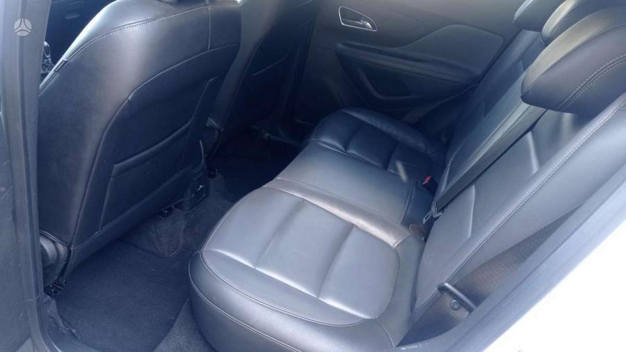 Balts Opel Mokka 2013 Viļņa, ar dzinēja tilpumu 1.69 L un nobraukumu 236 tūkst. km par 5500 €, foto 19 vietnē AUTOMOTO.COM.LV