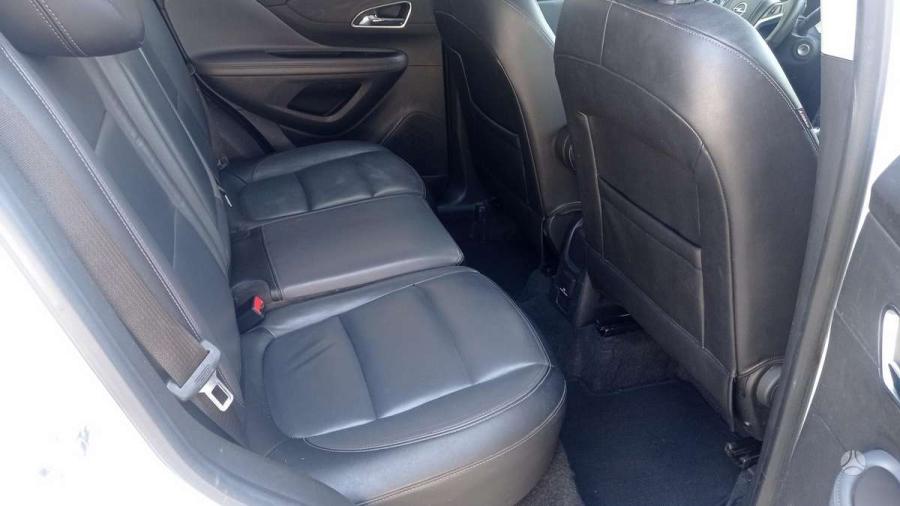 Balts Opel Mokka 2013 Viļņa, ar dzinēja tilpumu 1.69 L un nobraukumu 236 tūkst. km par 5500 €, foto 20 vietnē AUTOMOTO.COM.LV
