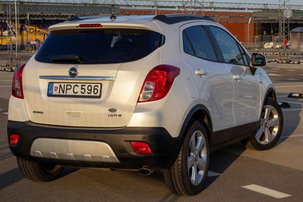 Balts Opel Mokka 2013 Kauņa, ar dzinēja tilpumu 1.69 L un nobraukumu 191 tūkst. km par 5899 €, foto 5 vietnē AUTOMOTO.COM.LV