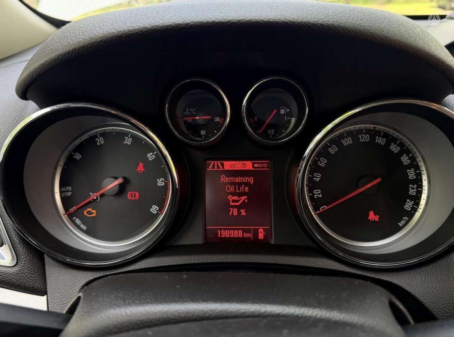 Balts Opel Mokka 2013 Kauņa, ar dzinēja tilpumu 1.69 L un nobraukumu 191 tūkst. km par 5899 €, foto 14 vietnē AUTOMOTO.COM.LV