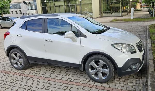 White Opel Mokka 2013 in Tukums, with an engine capacity of 1.70 L and mileage of 0 thousand km for 6400 €, photo 2 on AUTOMOTO.COM.LV
