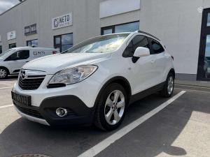 White Opel Mokka 2013 in Kaunas, with an engine capacity of 1.60 L and mileage of 236 thousand km for 6550 €, photo 4 on AUTOMOTO.COM.LV