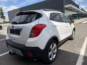 White Opel Mokka 2013 in Kaunas, with an engine capacity of 1.60 L and mileage of 236 thousand km for 6550 €, photo 9 on AUTOMOTO.COM.LV