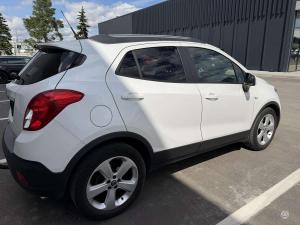 White Opel Mokka 2013 in Kaunas, with an engine capacity of 1.60 L and mileage of 236 thousand km for 6550 €, photo 10 on AUTOMOTO.COM.LV
