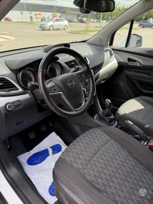 White Opel Mokka 2013 in Kaunas, with an engine capacity of 1.60 L and mileage of 236 thousand km for 6550 €, photo 11 on AUTOMOTO.COM.LV
