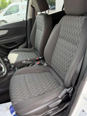 White Opel Mokka 2013 in Kaunas, with an engine capacity of 1.60 L and mileage of 236 thousand km for 6550 €, photo 12 on AUTOMOTO.COM.LV