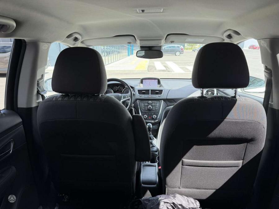 White Opel Mokka 2013 in Kaunas, with an engine capacity of 1.60 L and mileage of 236 thousand km for 6550 €, photo 18 on AUTOMOTO.COM.LV