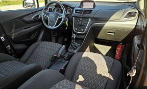 White Opel Mokka 2013 in Taurage, with an engine capacity of 1.69 L and mileage of 237 thousand km for 5800 €, photo 8 on AUTOMOTO.COM.LV
