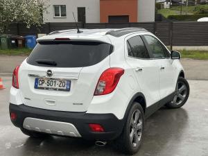 White Opel Mokka 2013 in Alytus, with an engine capacity of 1.69 L and mileage of 241 thousand km for 6650 €, photo 6 on AUTOMOTO.COM.LV